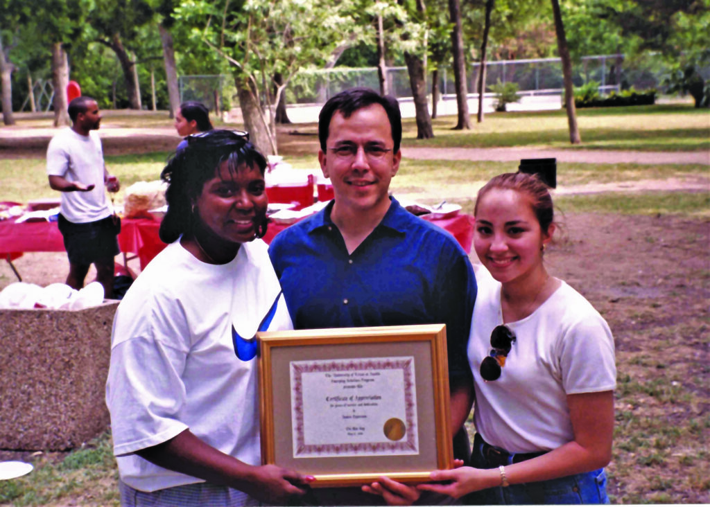 Testimonios: Dr. James A. M. Álvarez